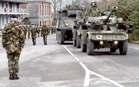 Advertiser.ie - Historic move of Longford troops to Custume Barracks