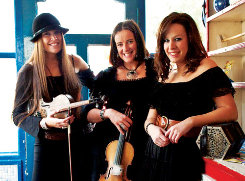 Advertiser.ie - Catch the Kane Sisters and Edel Fox @ Kellys
