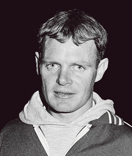 Advertiser.ie - Aston Villa and FAI pay tribute to Eamon ‘Chick’ Deacy