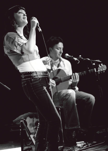 Advertiser.ie - Bronagh Gallagher @ Monroe’s Live