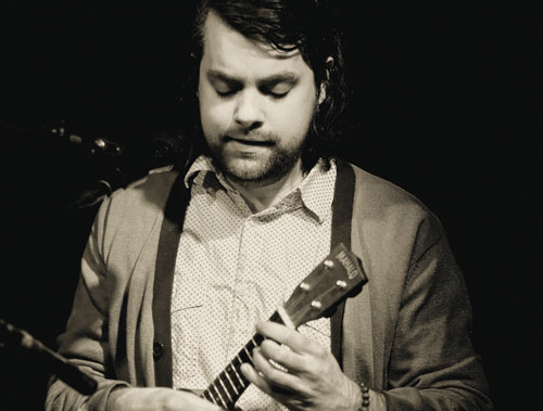 Advertiser.ie - Top folk acts set for Passionfruit Theatre