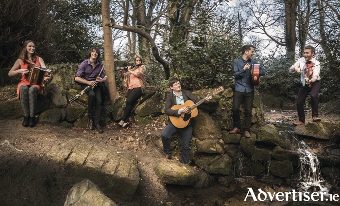 Advertiser.ie - Award winning trad band Full Set @ Monroe’s Live