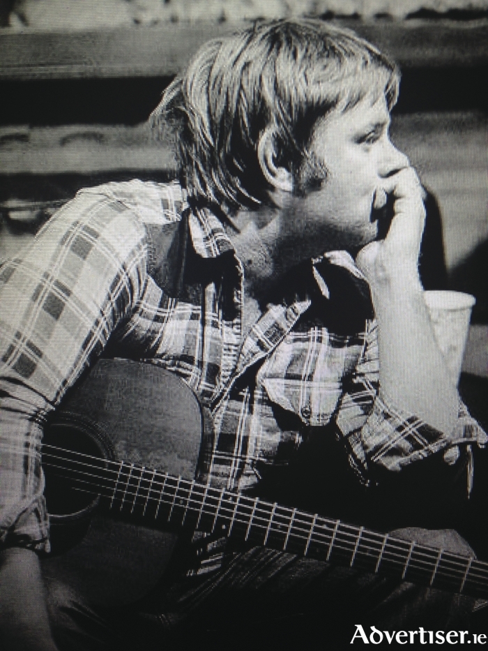 Advertiser.ie - Scottish singer-songwriter Colin Clyne @ Monroe’s Live