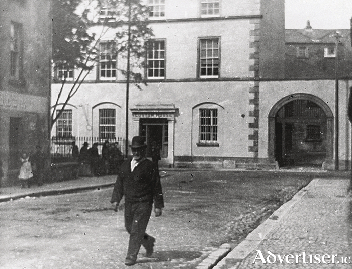 Advertiser.ie - The Custom House