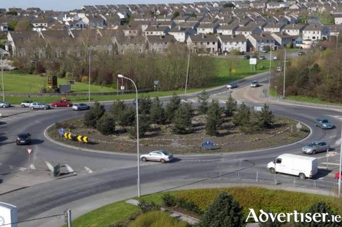 Advertiser.ie - Councillors raise concerns over the state of roundabouts