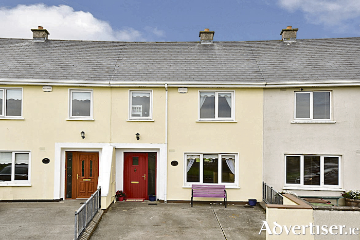 Advertiser.ie - Beautifully maintained three bed mid-terrace