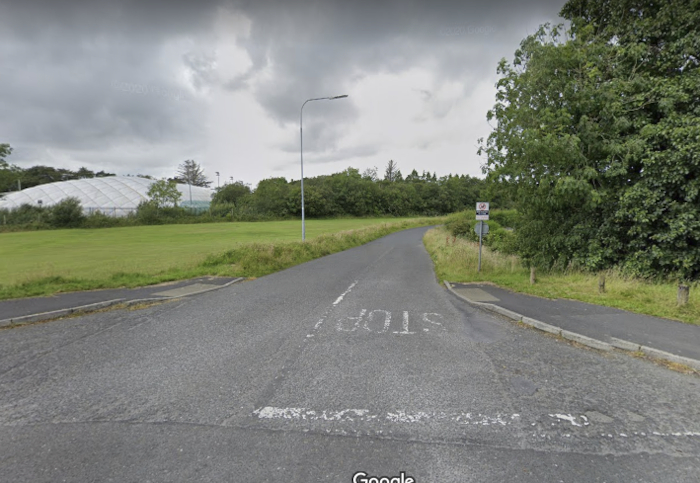 Advertiser.ie - Lake walkers blocking up cemetery car park in Castlebar
