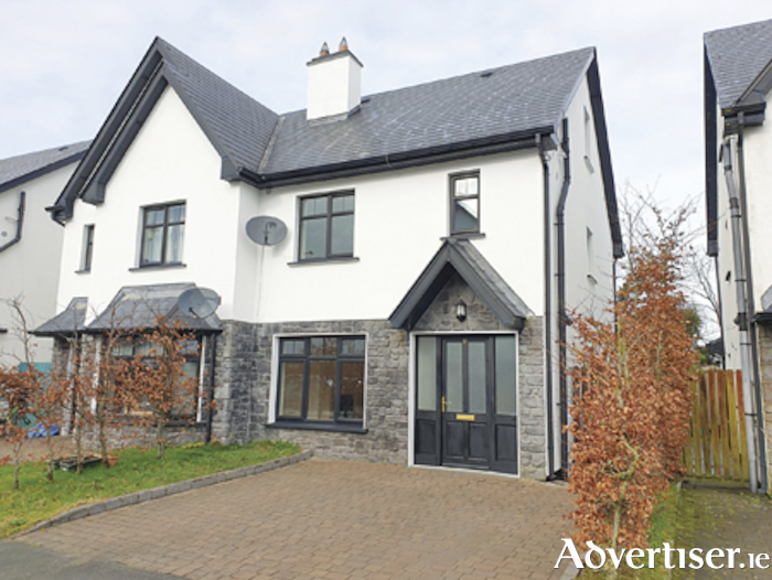 Advertiser.ie - Exceptional three storey residence in proximity to ...