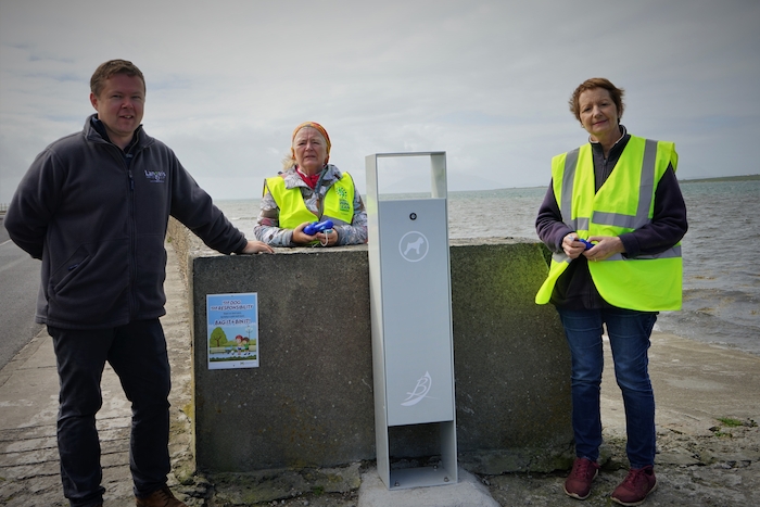 Advertiser.ie - New dog litter bins installed in Belmullet