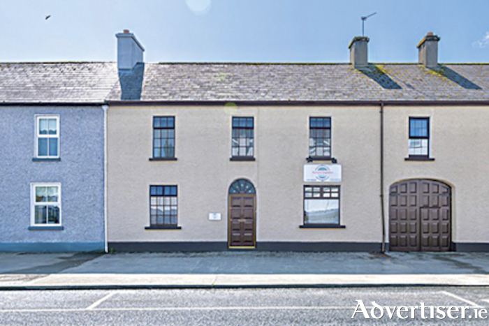 Advertiser.ie - Must-see historic town house in Moate