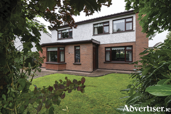 Advertiser.ie - Wholly spacious and comfortable Lakeview Drive property ...